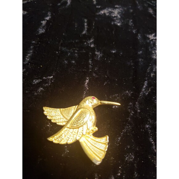 Avon | Jewelry | Vintage Avon Hummingbird In Flight Womens Brooch Pin ...